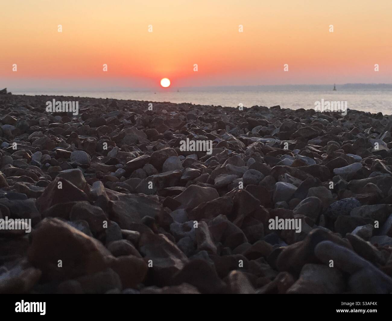 Solent sunset hi-res stock photography and images - Alamy