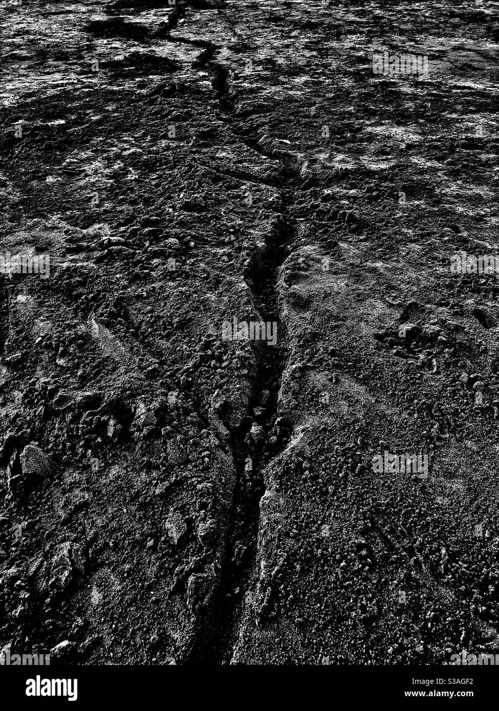 Cracked line texture hi-res stock photography and images - Alamy