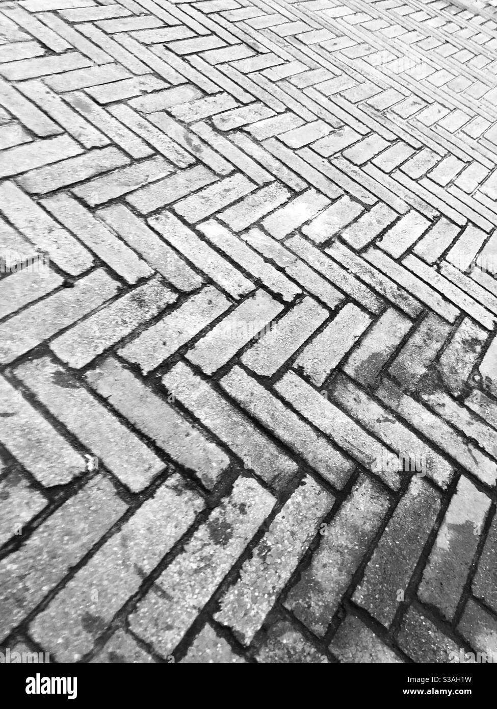 Brick walkway hi-res stock photography and images - Alamy