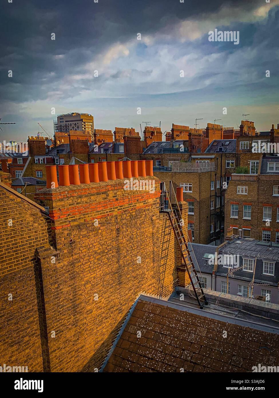 London rooftops skyline hi-res stock photography and images - Alamy