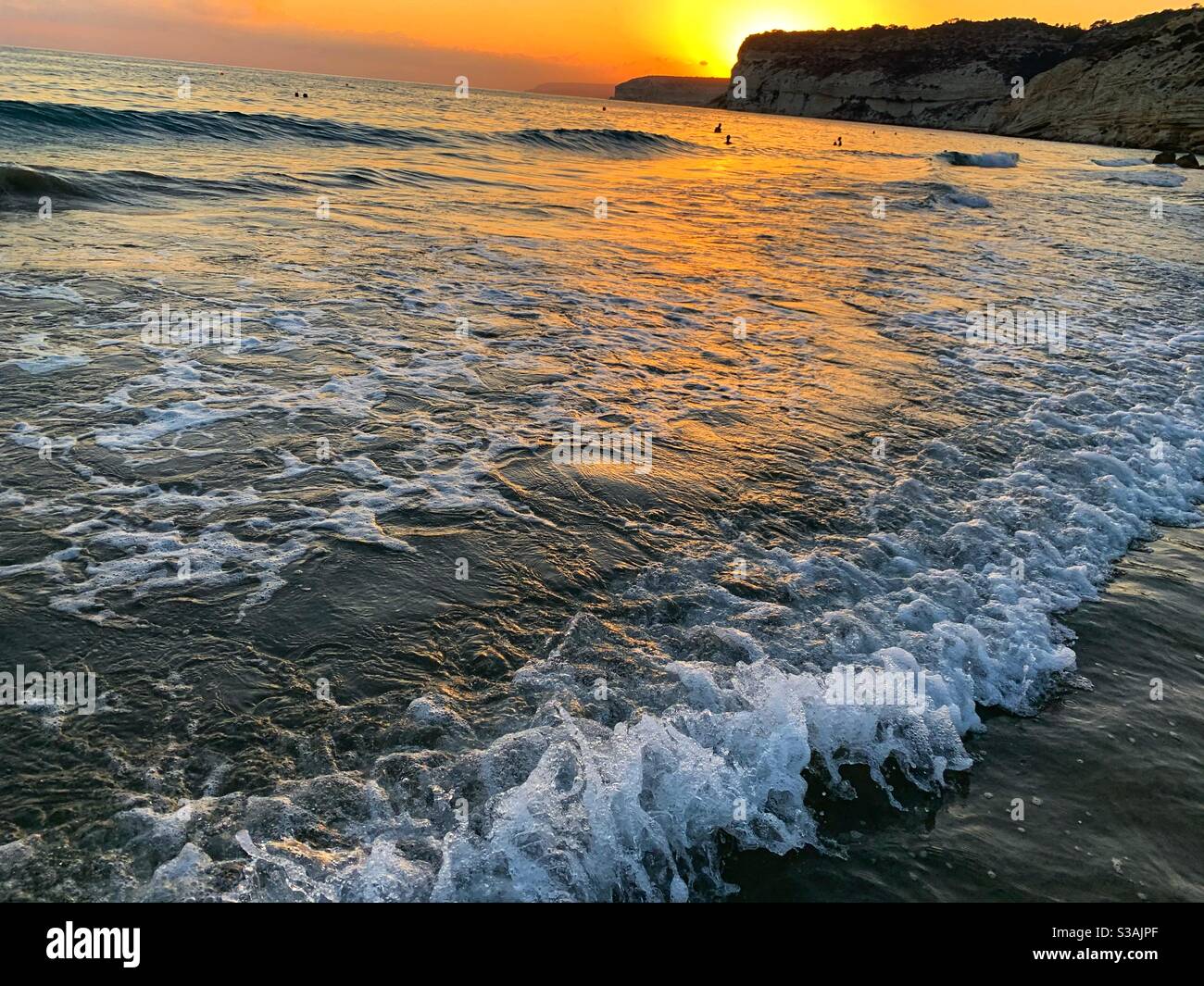 Hiding Behind Rocks High Resolution Stock Photography and Images - Alamy