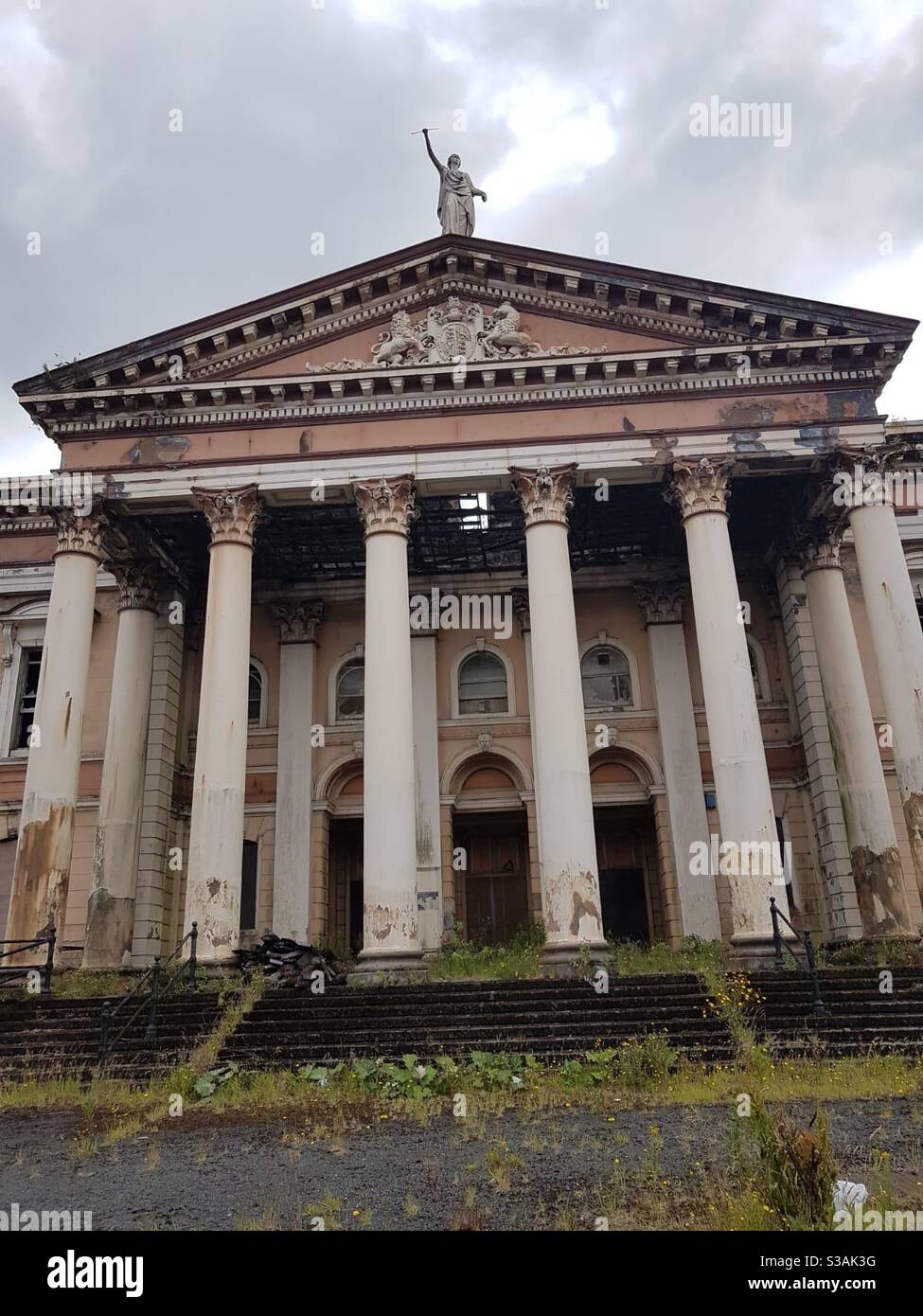 Belfast courthouse hi-res stock photography and images - Alamy