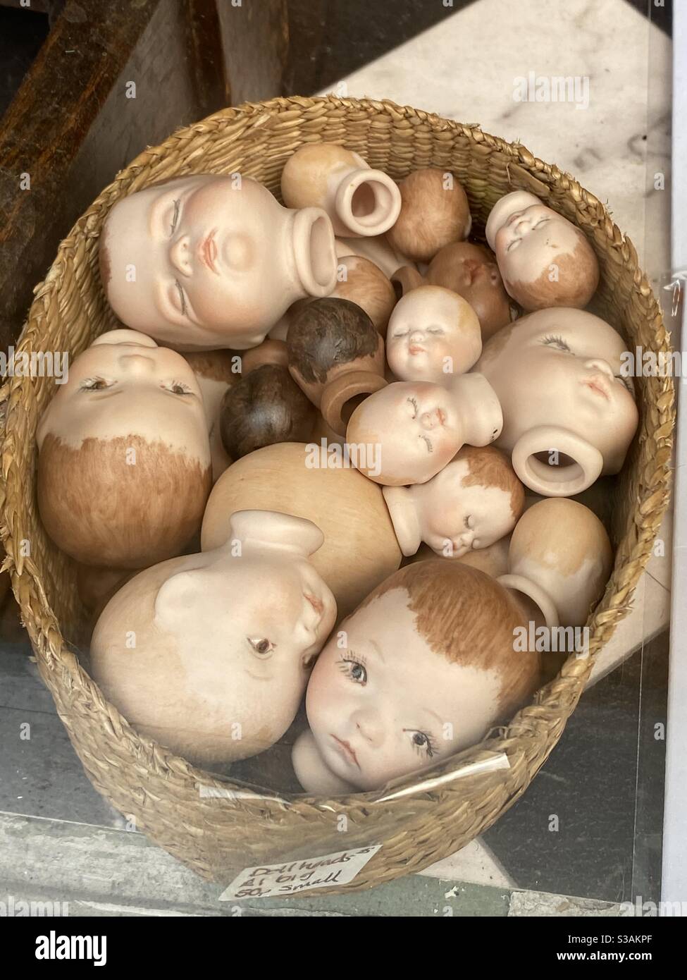 Heads of dolls hi-res stock photography and images - Alamy