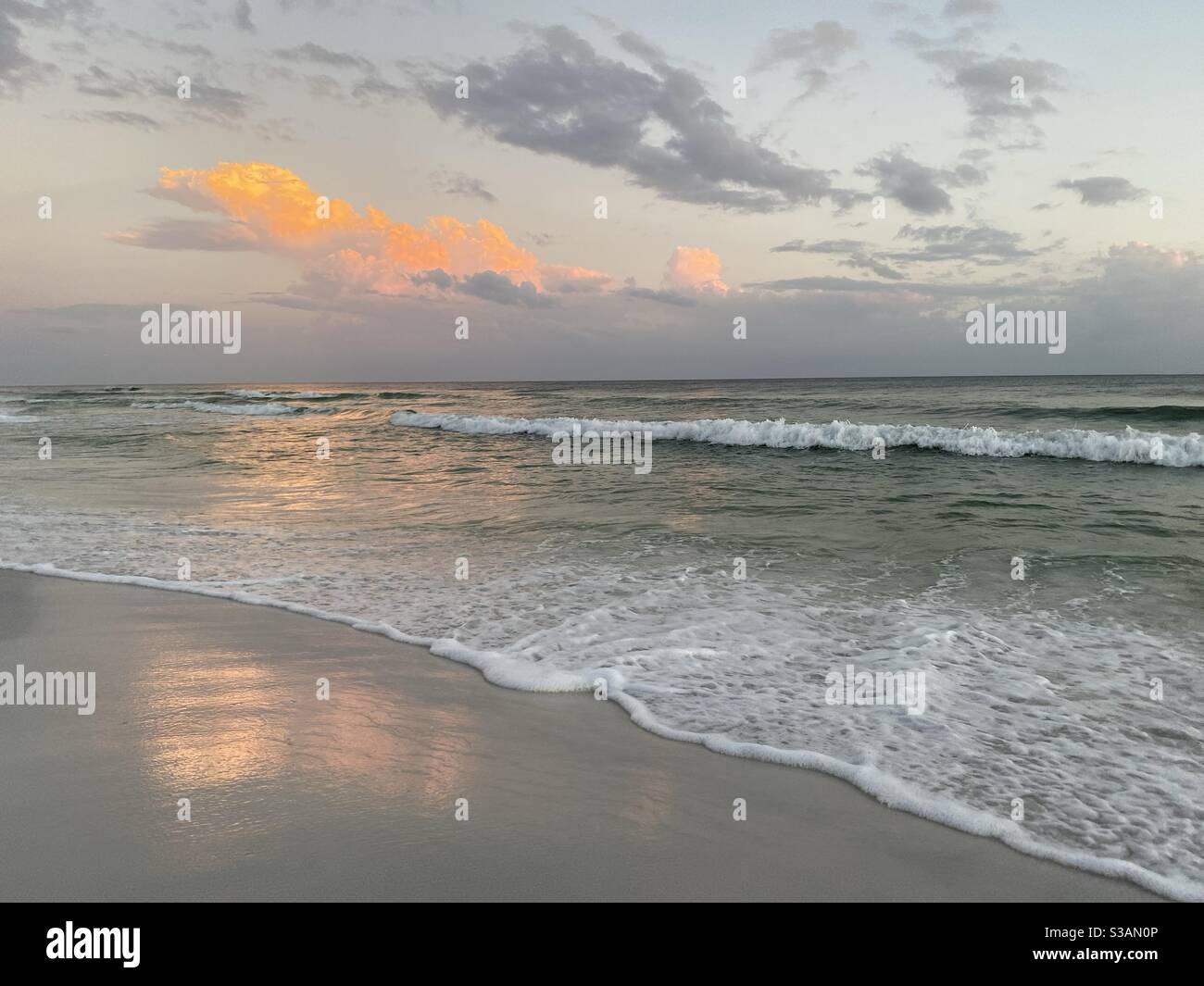 Reflections onto sand hi-res stock photography and images - Alamy