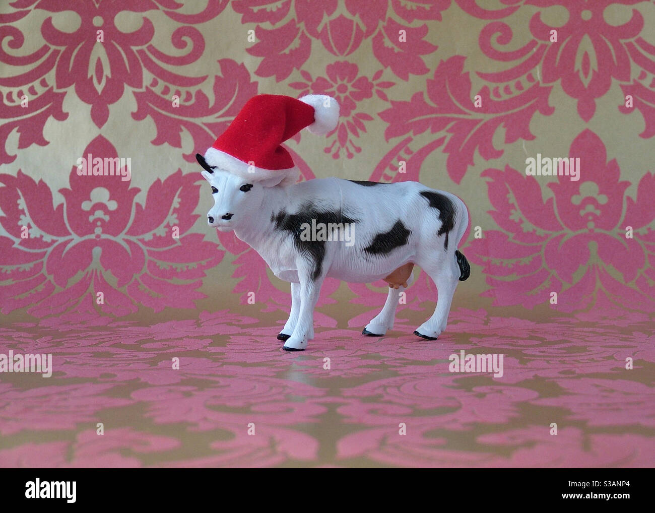 Wallpaper arabesque hi-res stock photography and images - Alamy