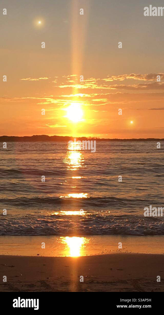 Pretty sunrise hi-res stock photography and images - Alamy