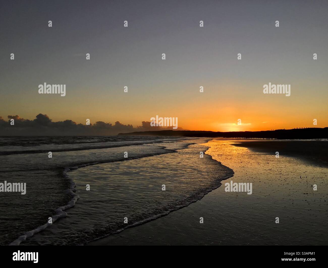 Incoming clouds hi-res stock photography and images - Alamy