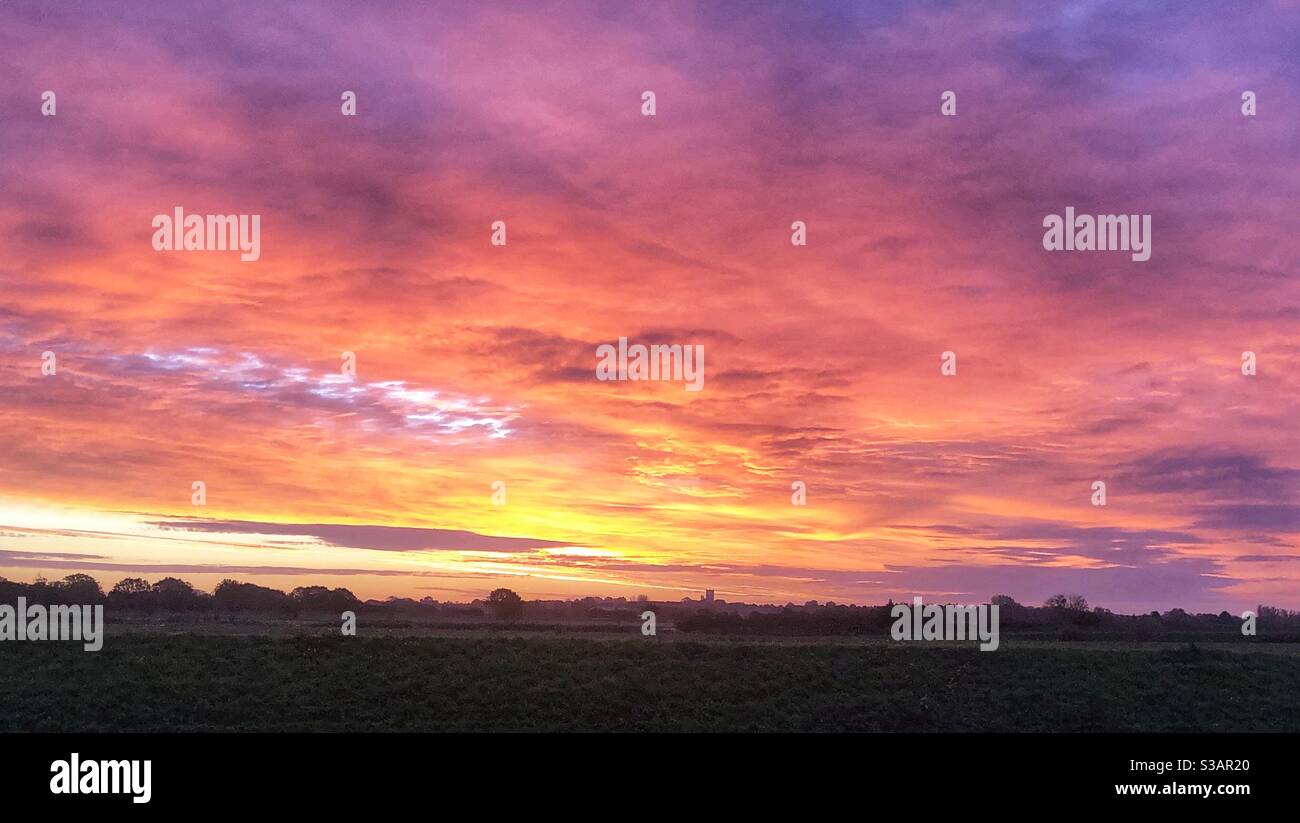 Coloured sunrise hi-res stock photography and images - Alamy