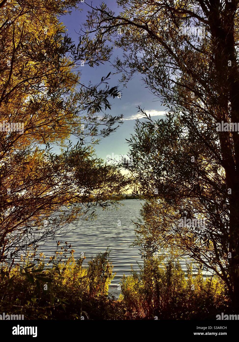 Lake with ripples hi-res stock photography and images - Alamy