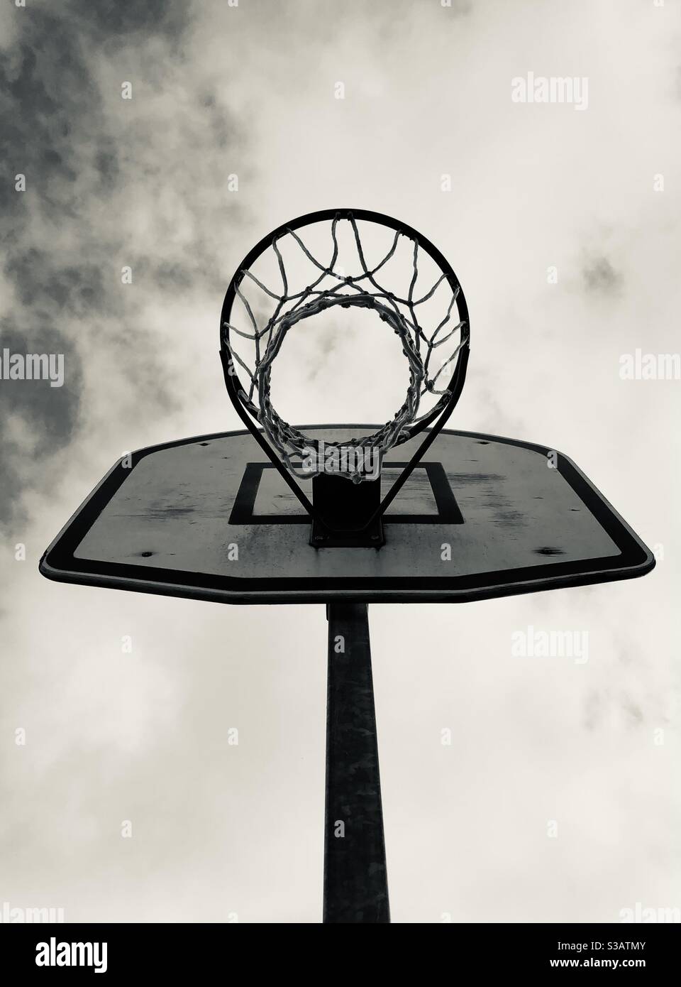 Under hoop view hi-res stock photography and images - Alamy