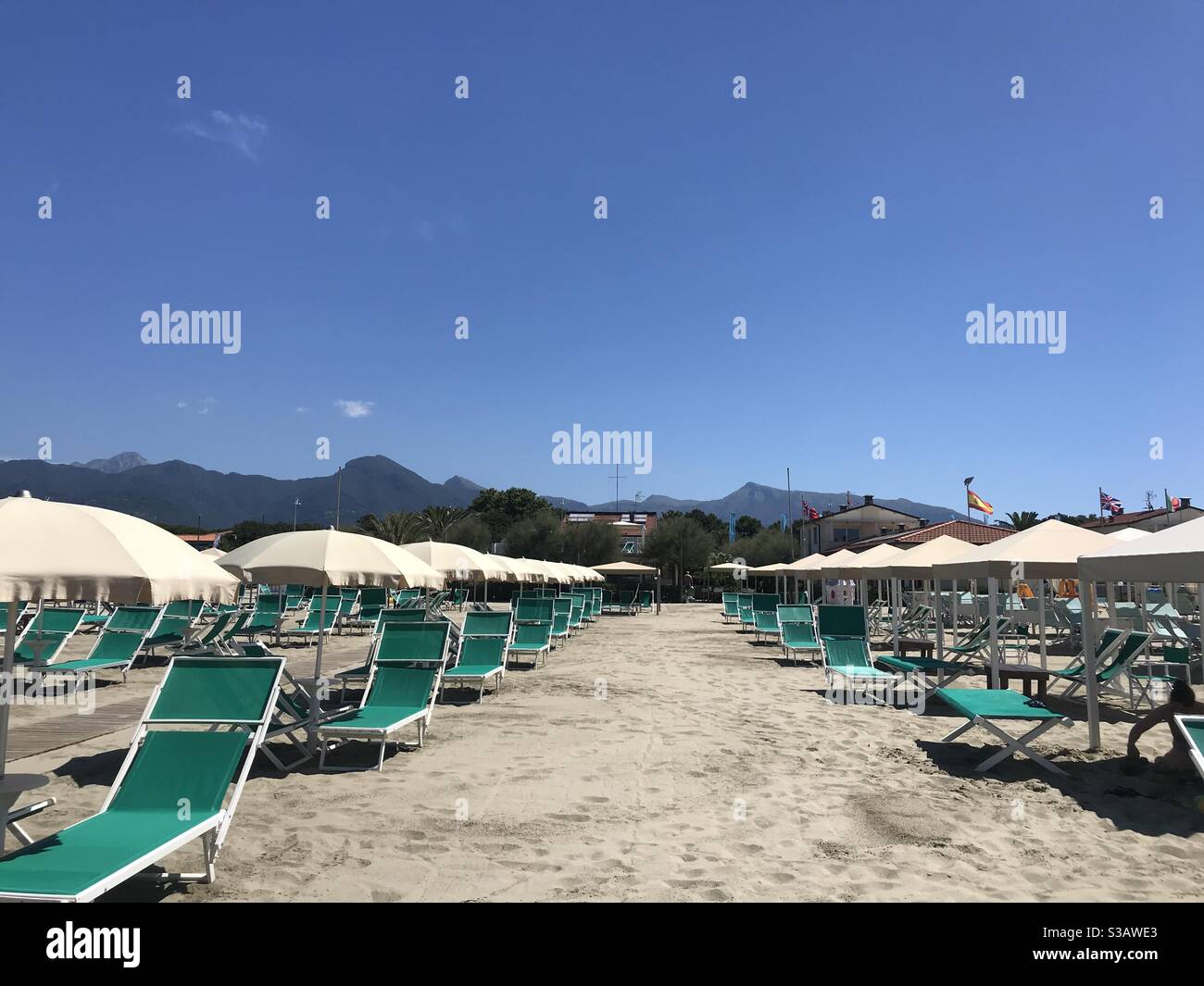 Beach resort in Versilia, Northern Italy Stock Photo - Alamy