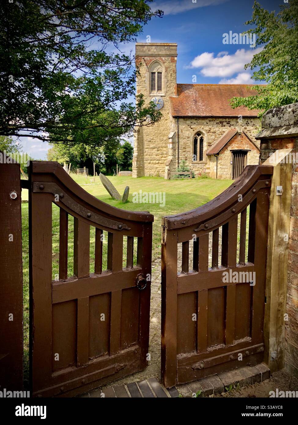 Quiet buckinghamshire village hi-res stock photography and images - Alamy