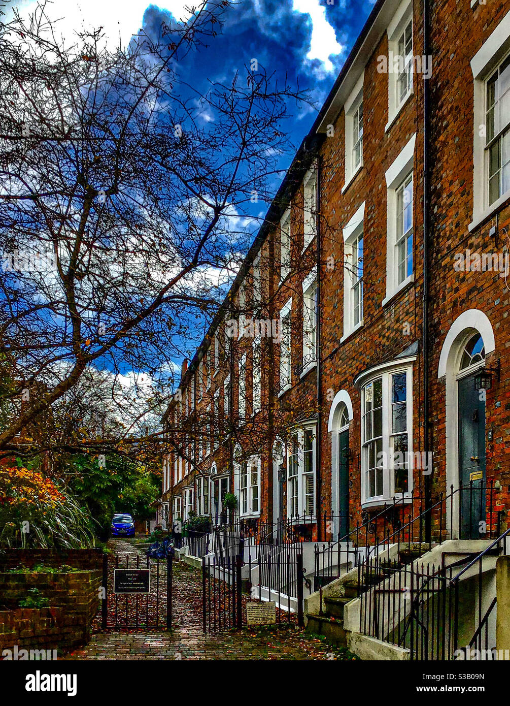 Mews terrace hi-res stock photography and images - Alamy
