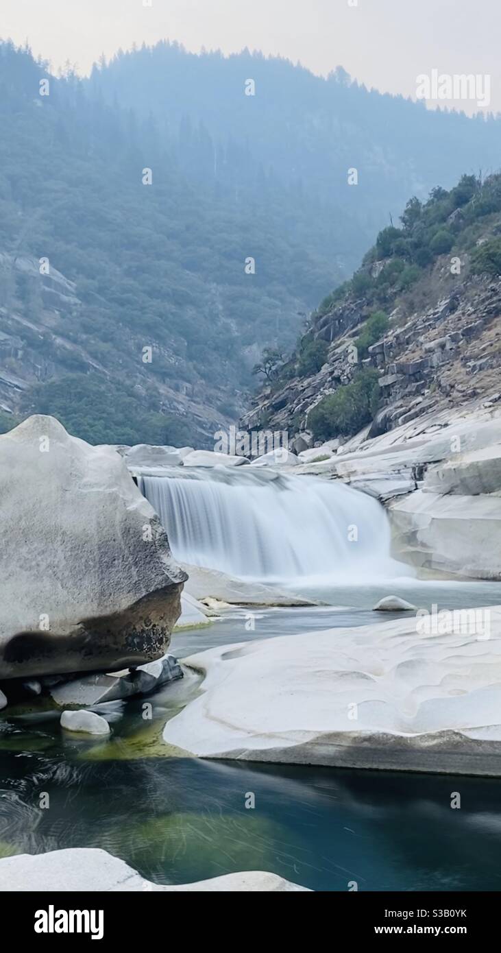 Curtain falls hi-res stock photography and images - Alamy