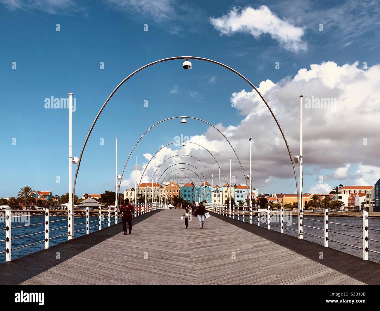 Floating bridge, Willemstad, Curaçao Stock Photo - Alamy