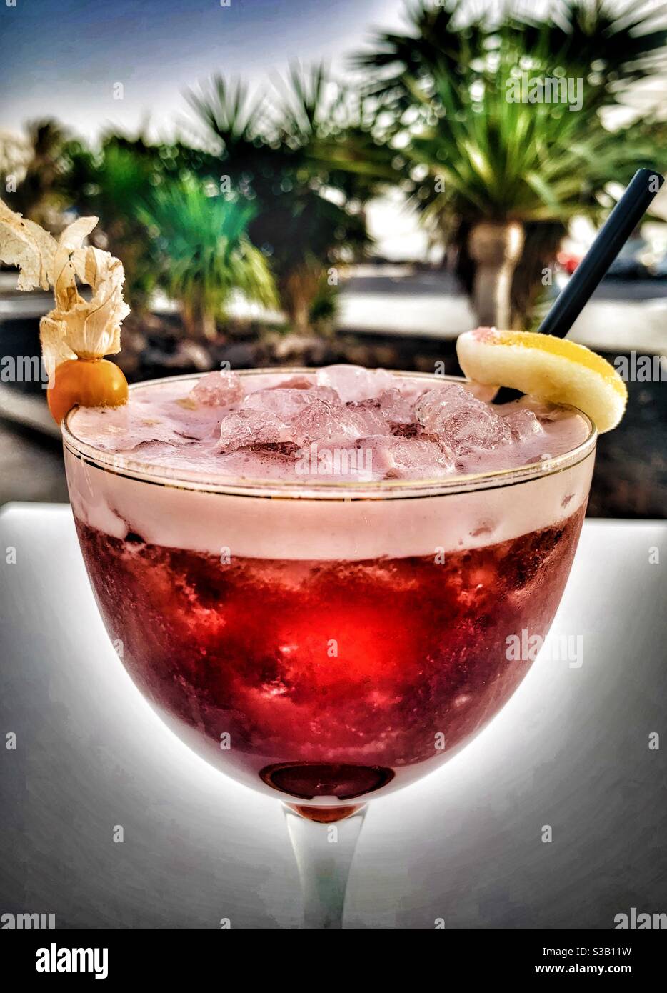 Cocktail palm hi-res stock photography and images - Alamy