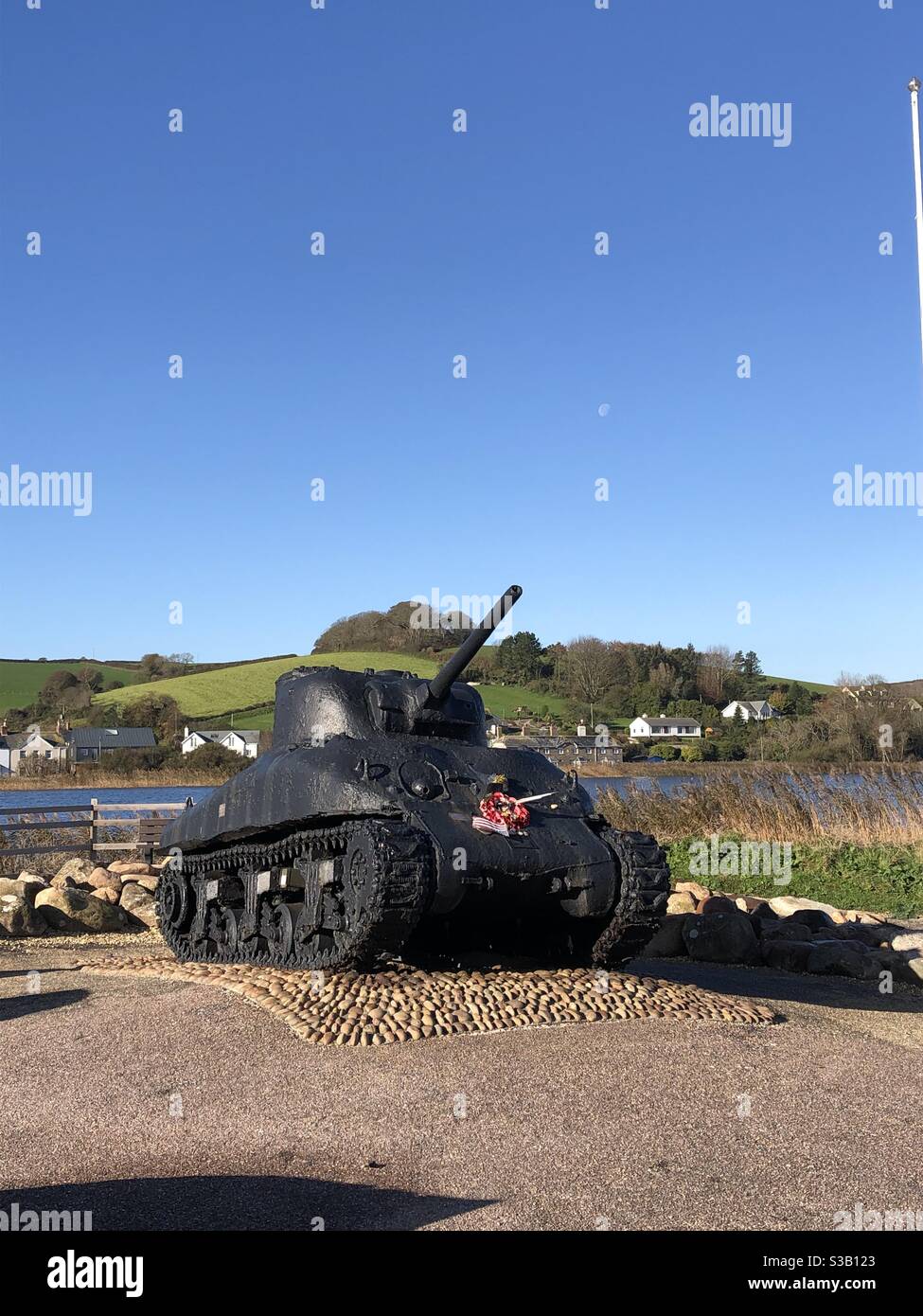 Sherman Tank - Memorial at Torcross in South Devon for the US soldiers lost in Exercise Tiger ...