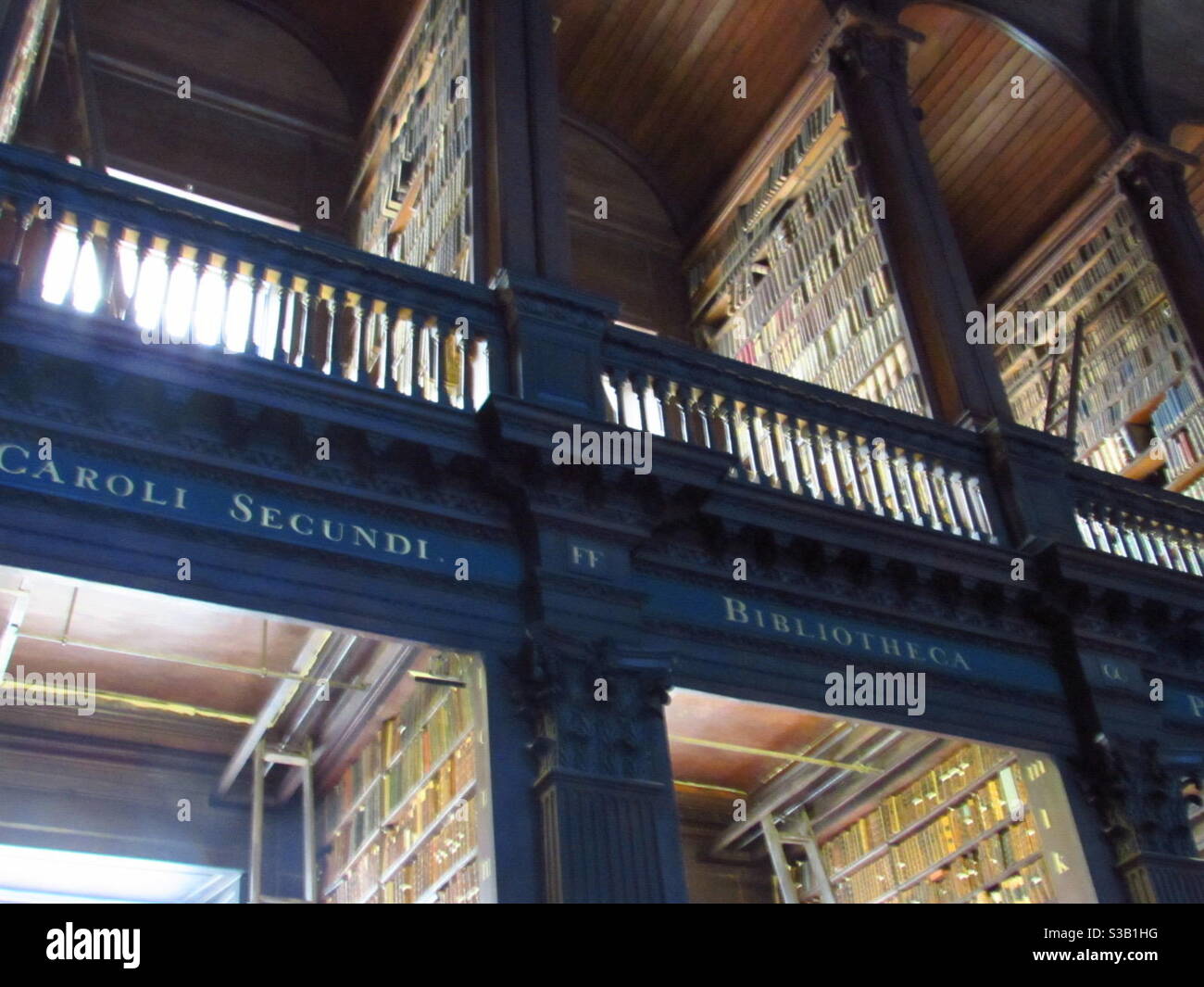 The old library of trinity college hi-res stock photography and images ...