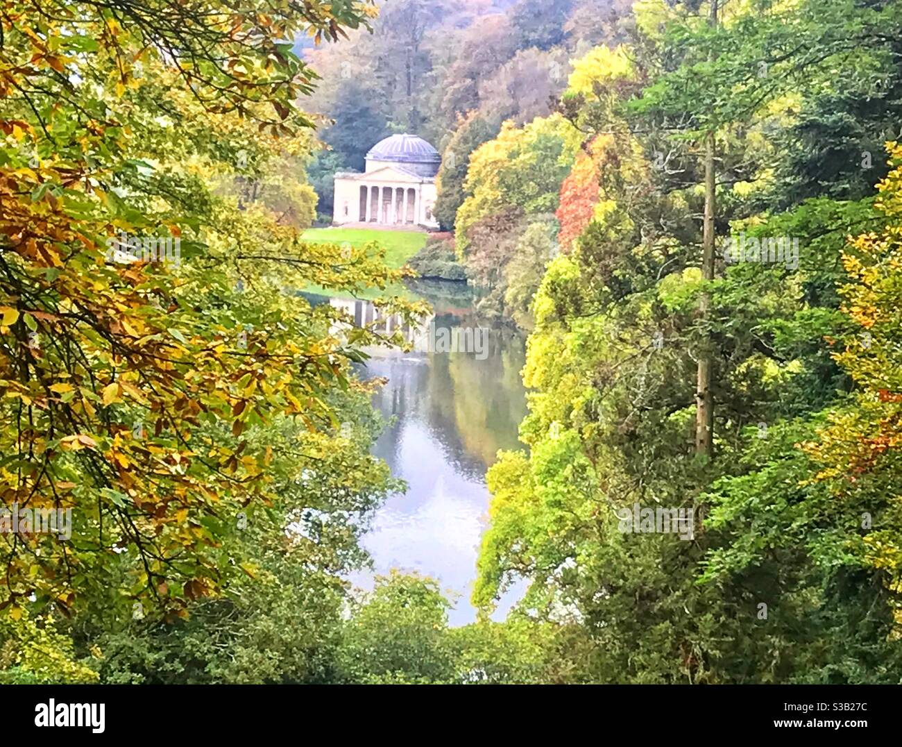 Stourhead pantheon winter hi-res stock photography and images - Alamy