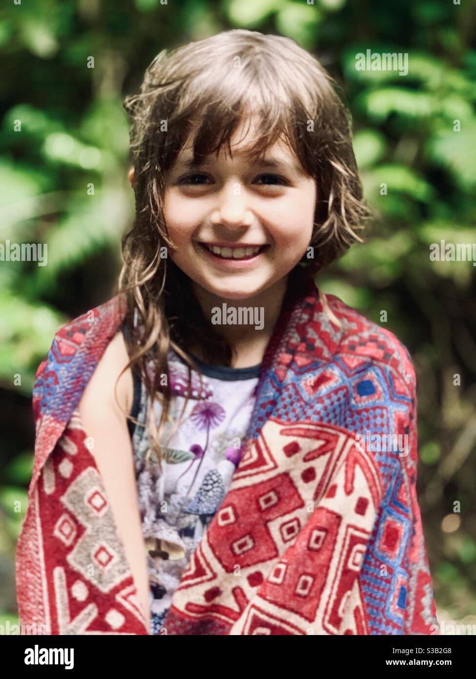 Girl in jungle hi-res stock photography and images - Alamy