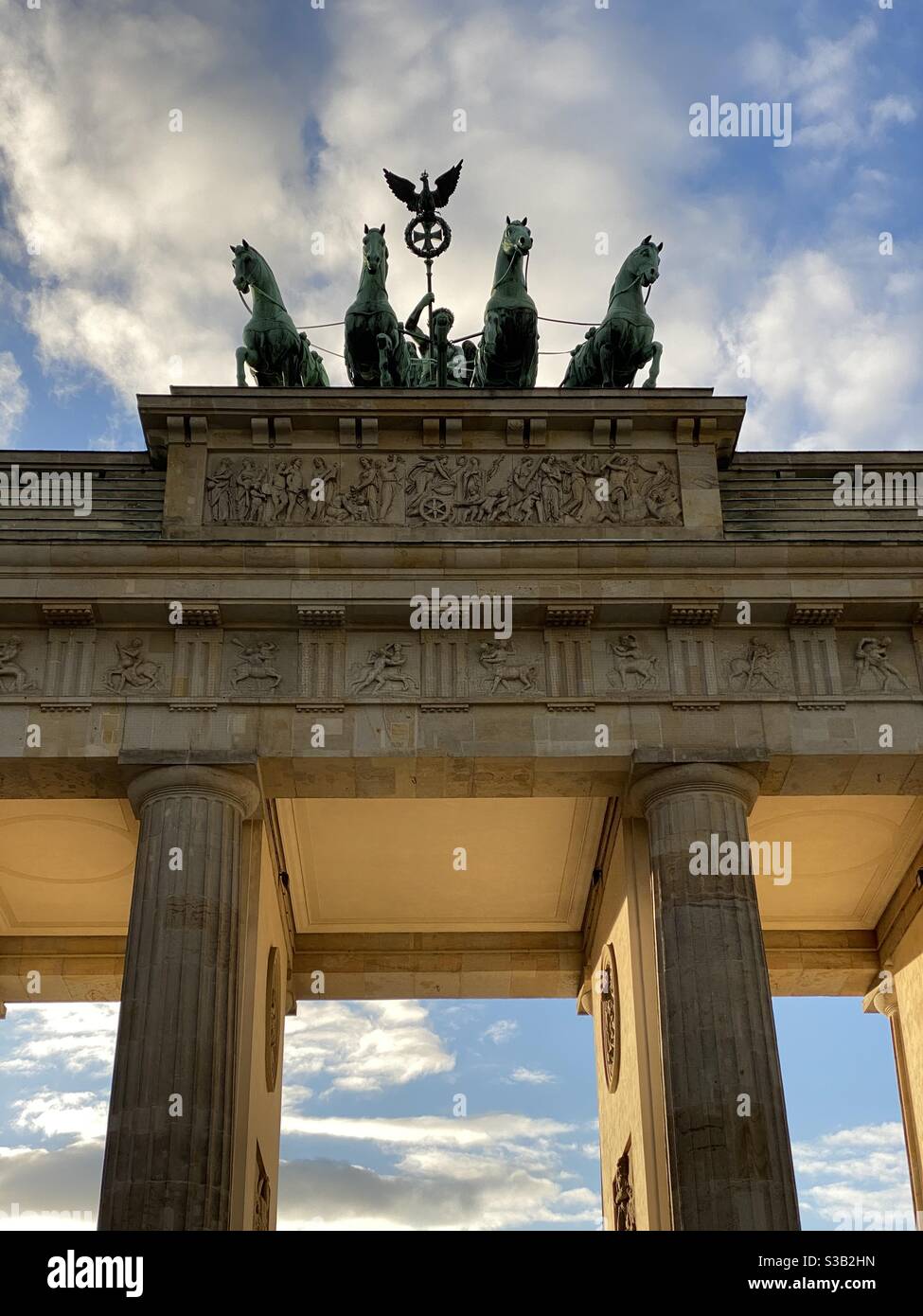 Close up brandenburg gate hi-res stock photography and images - Alamy