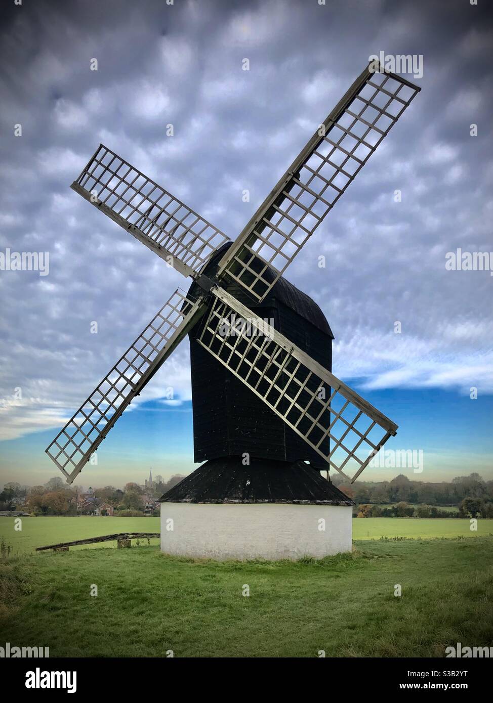 Pitstone windmill hi-res stock photography and images - Alamy