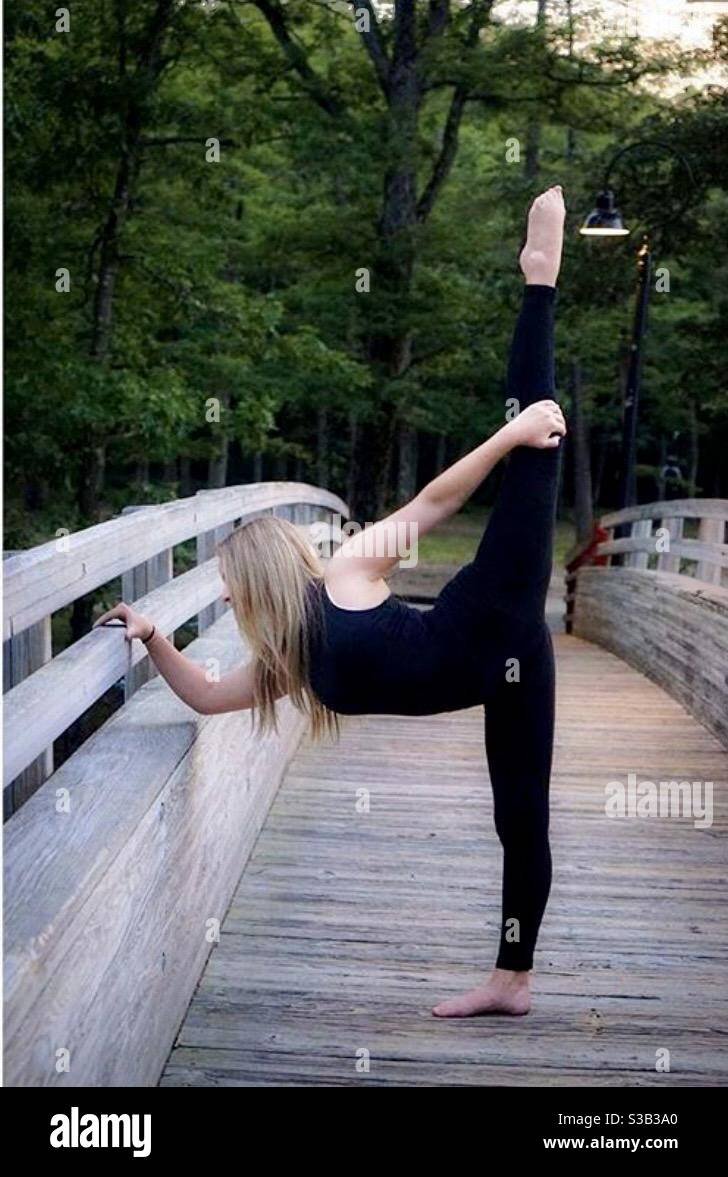 Dance across hi-res stock photography and images - Alamy