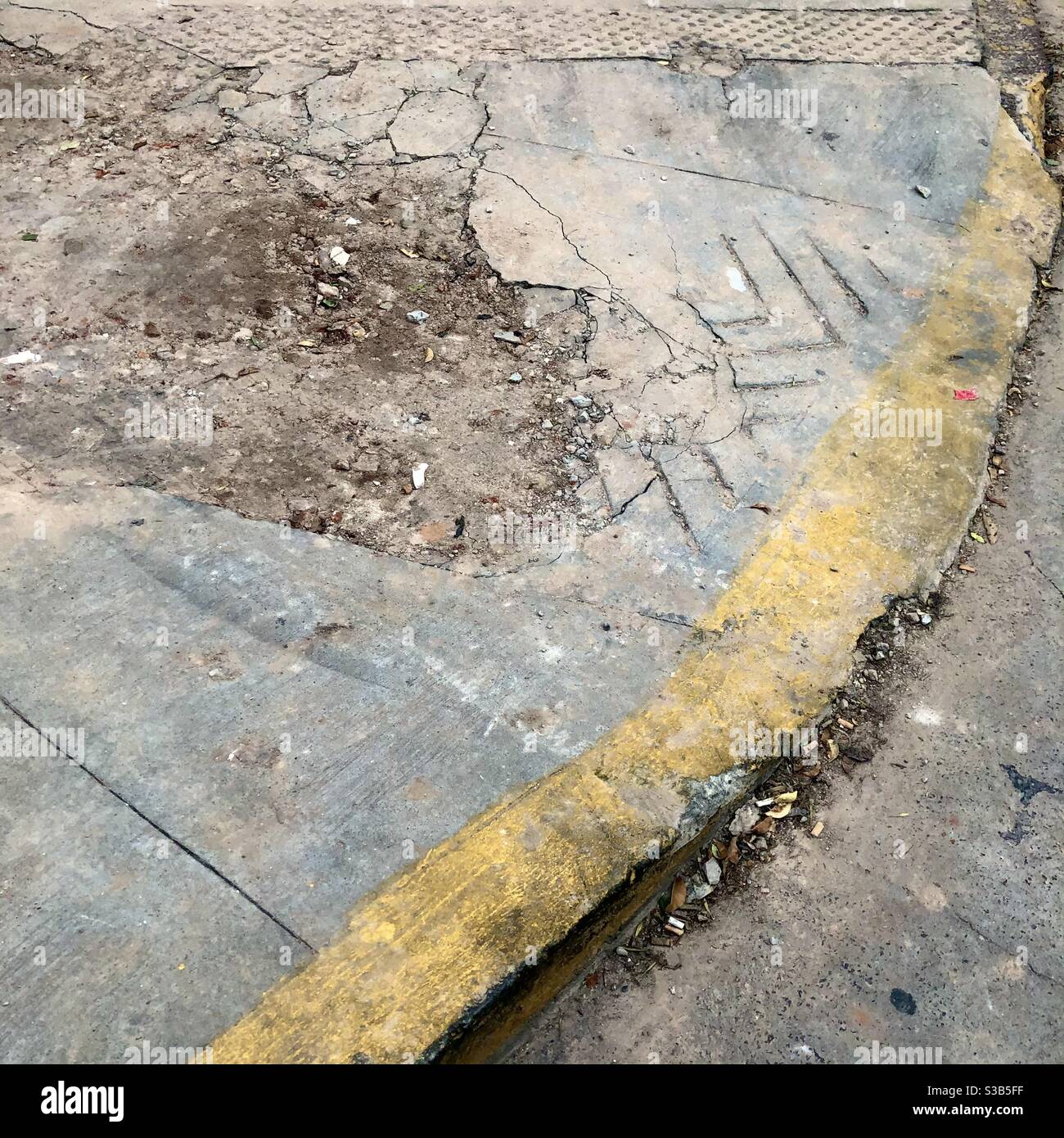 Wheelchair ramp hi-res stock photography and images - Alamy