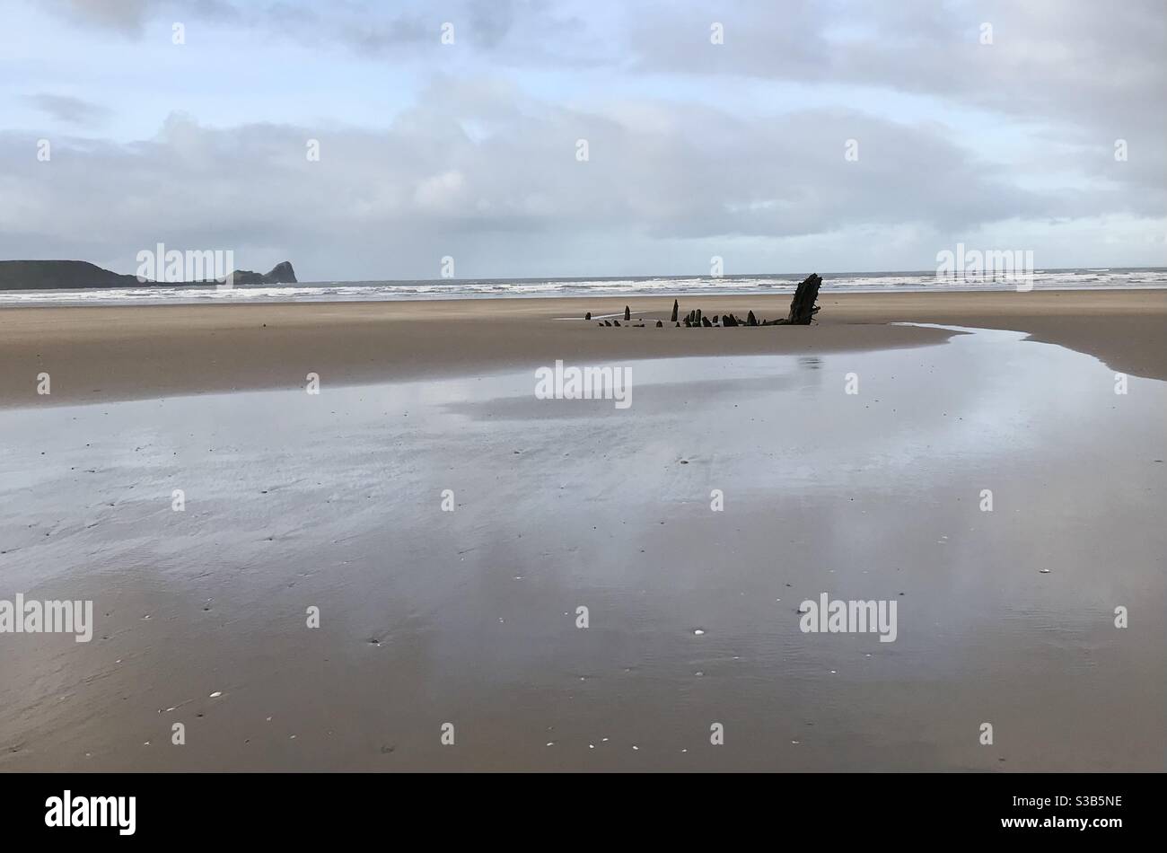 Blue pool gower hi-res stock photography and images - Alamy