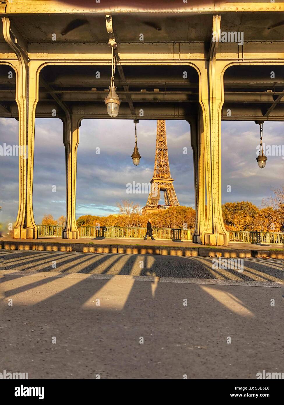 Paris crosswalk hi-res stock photography and images - Alamy