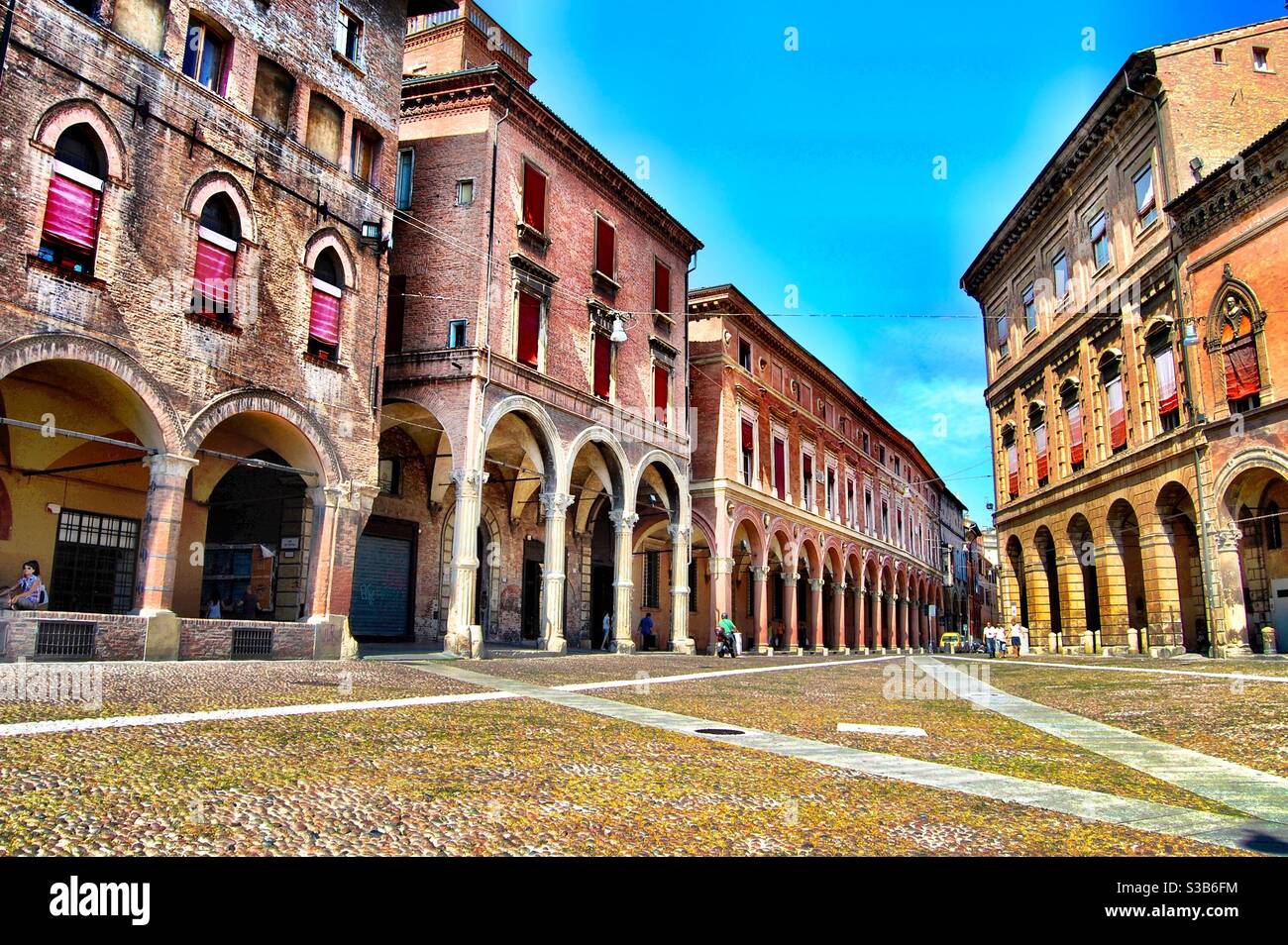 Medieval city of Bologna, piazza St.Stefano Stock Photo - Alamy