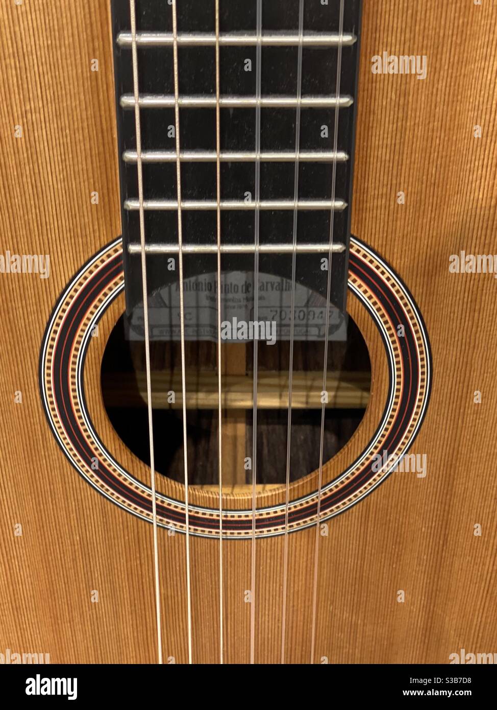 Full guitar hi-res stock photography and images - Alamy