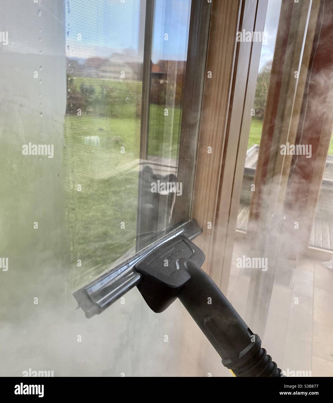 Steam window hi-res stock photography and images - Alamy