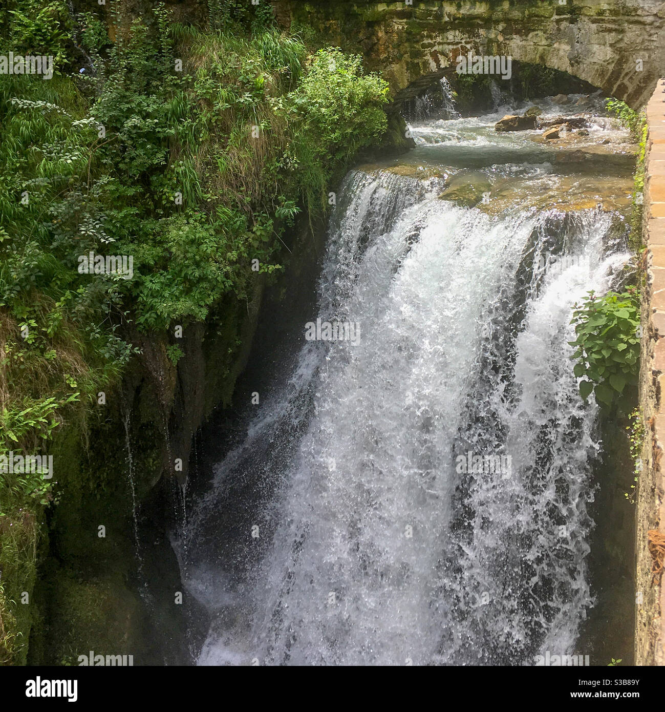 Arch waterfall hi-res stock photography and images - Alamy