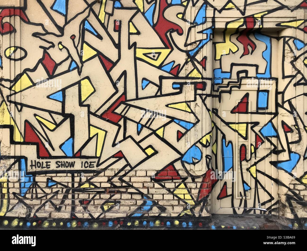 Graffiti on a building hi-res stock photography and images - Alamy