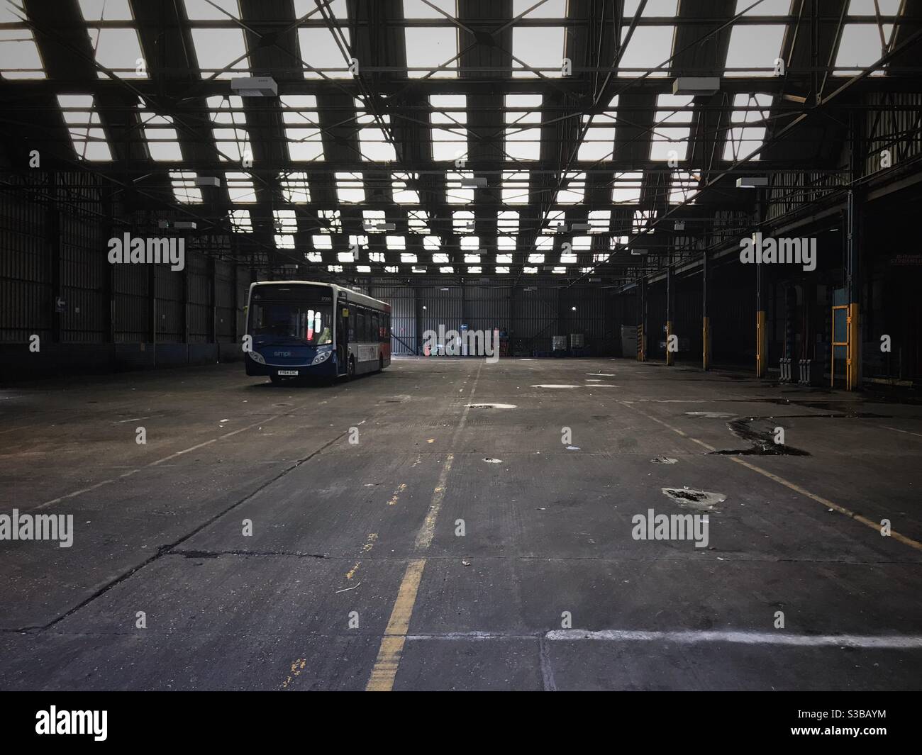 Bus garage hi-res stock photography and images - Alamy