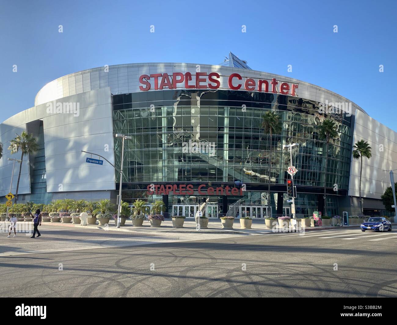 LOS ANGELES, CA, AUG 2020: outside of the Staples Center, sports and ...
