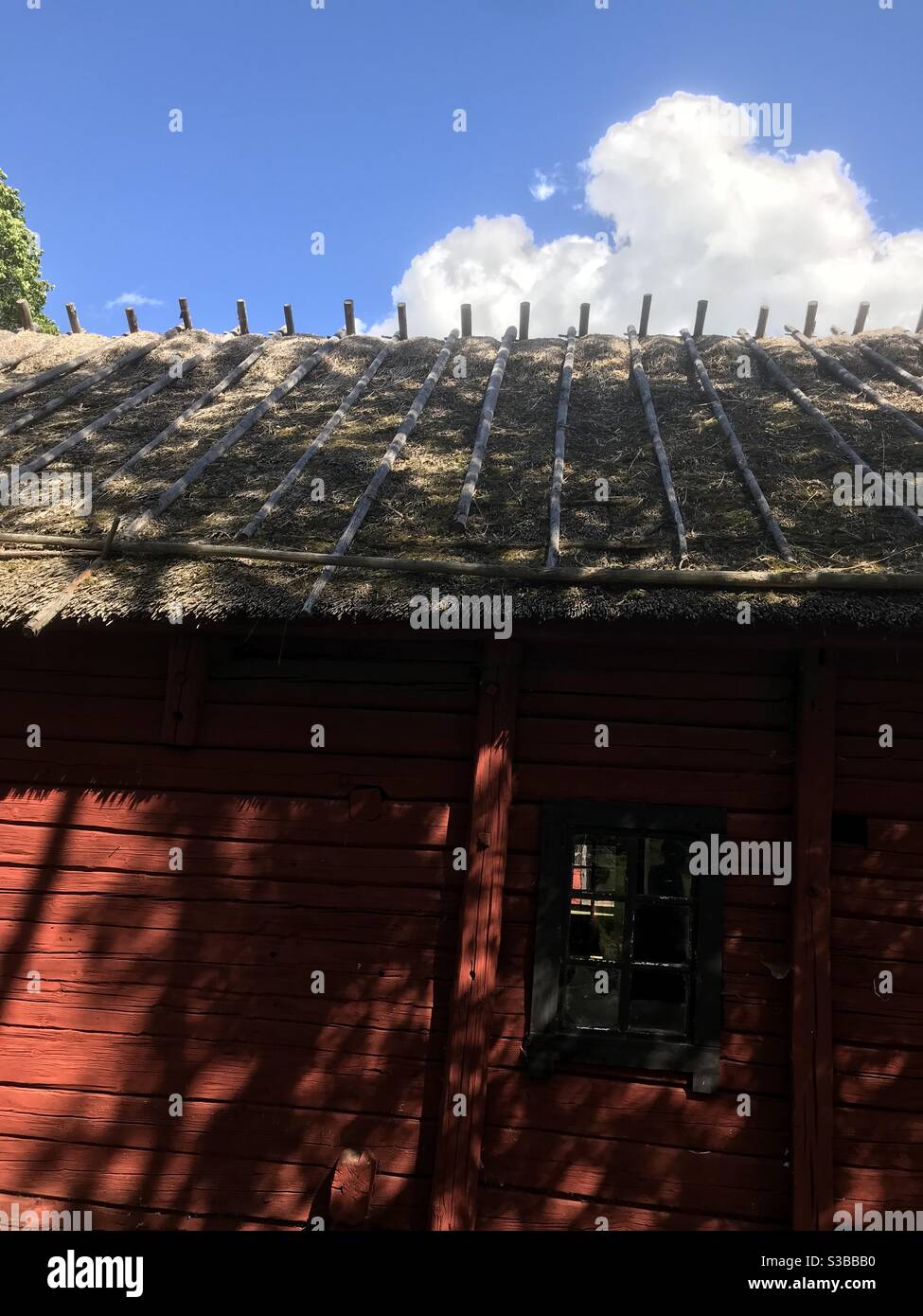 Ancient roof hi-res stock photography and images - Alamy