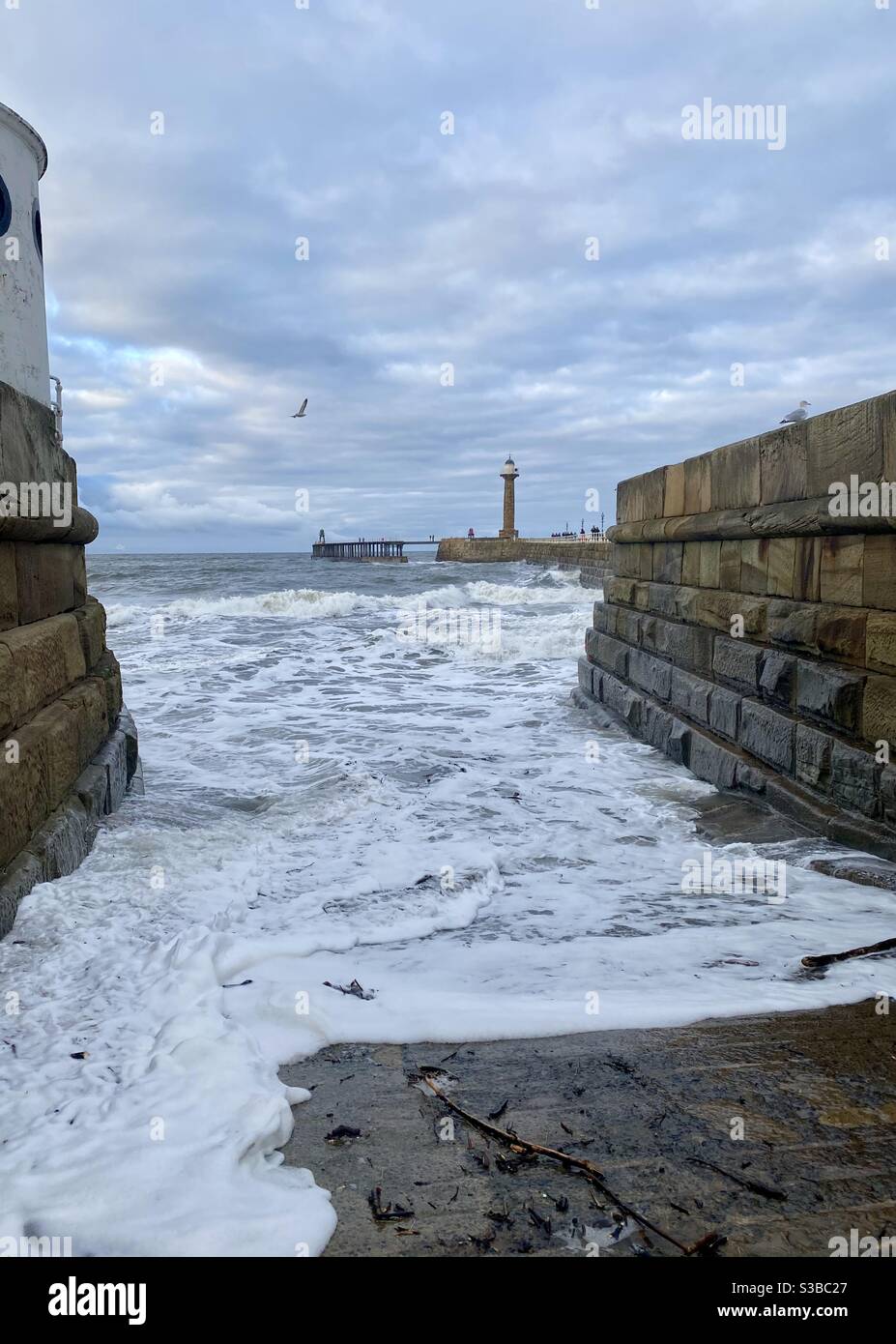 Tide comes in hi-res stock photography and images - Alamy