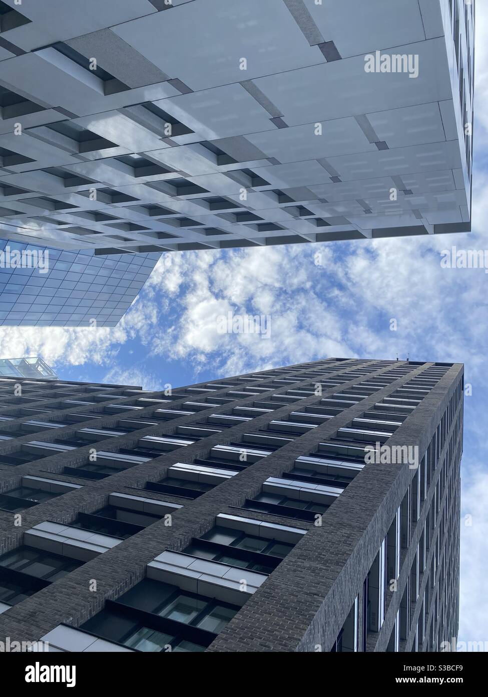 Skyrise hi-res stock photography and images - Alamy