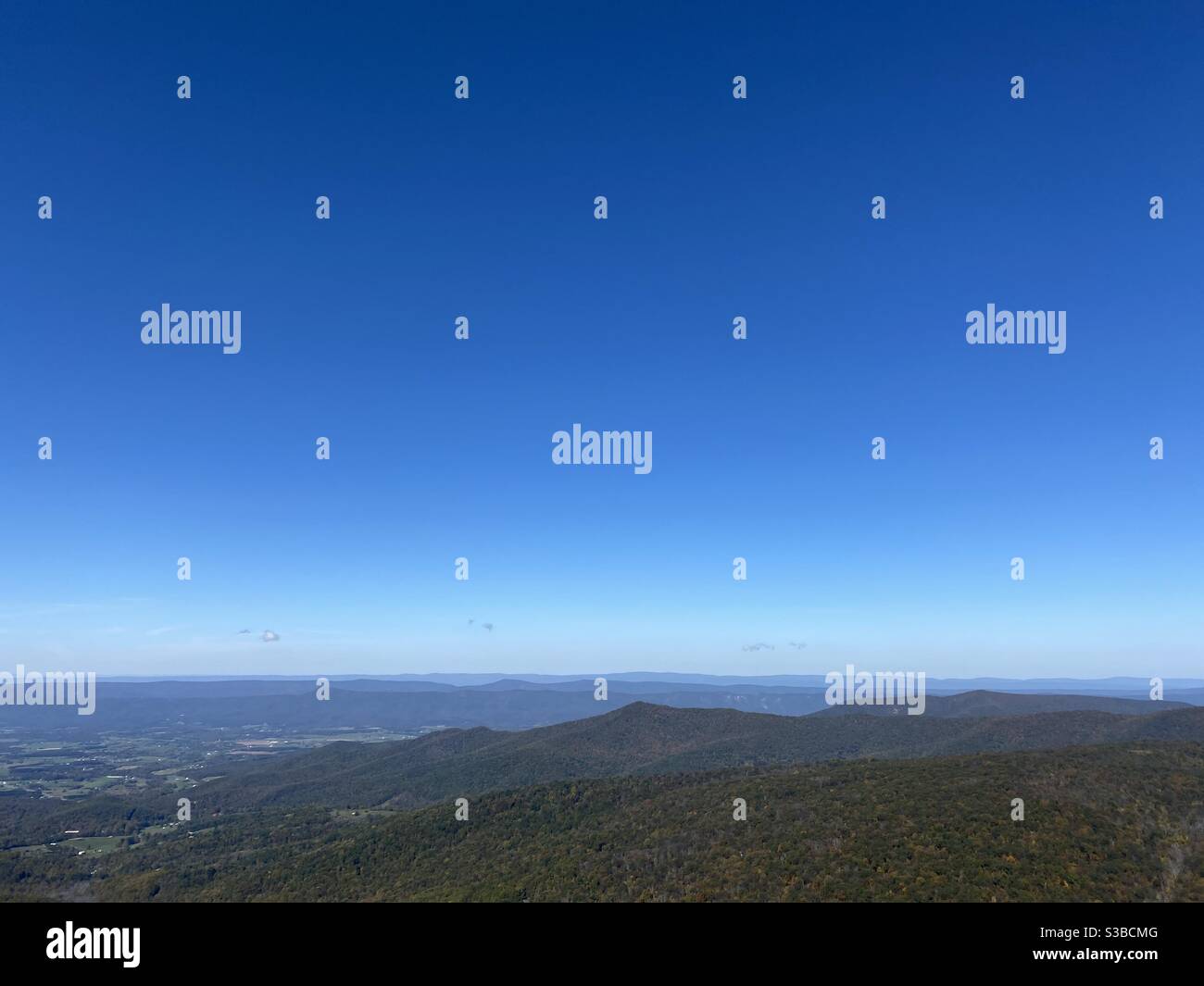 Blue mountains horizon hi-res stock photography and images - Alamy