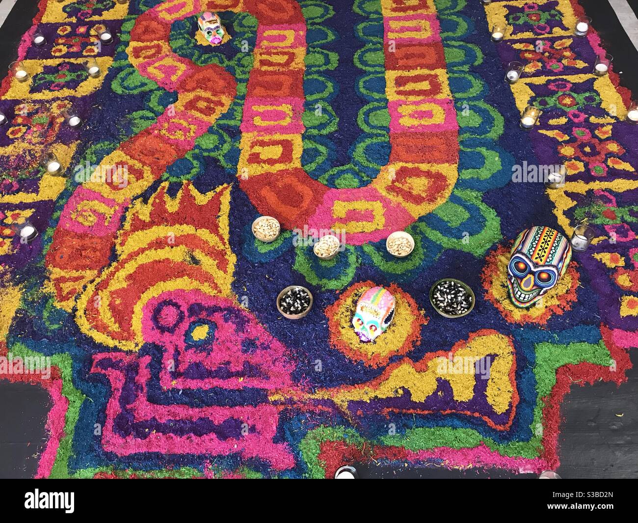 Colourful altar hi-res stock photography and images - Alamy