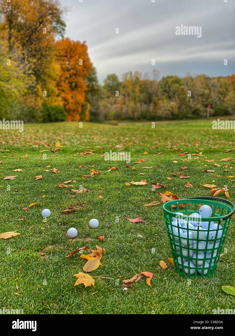 Golfballs hi-res stock photography and images - Alamy