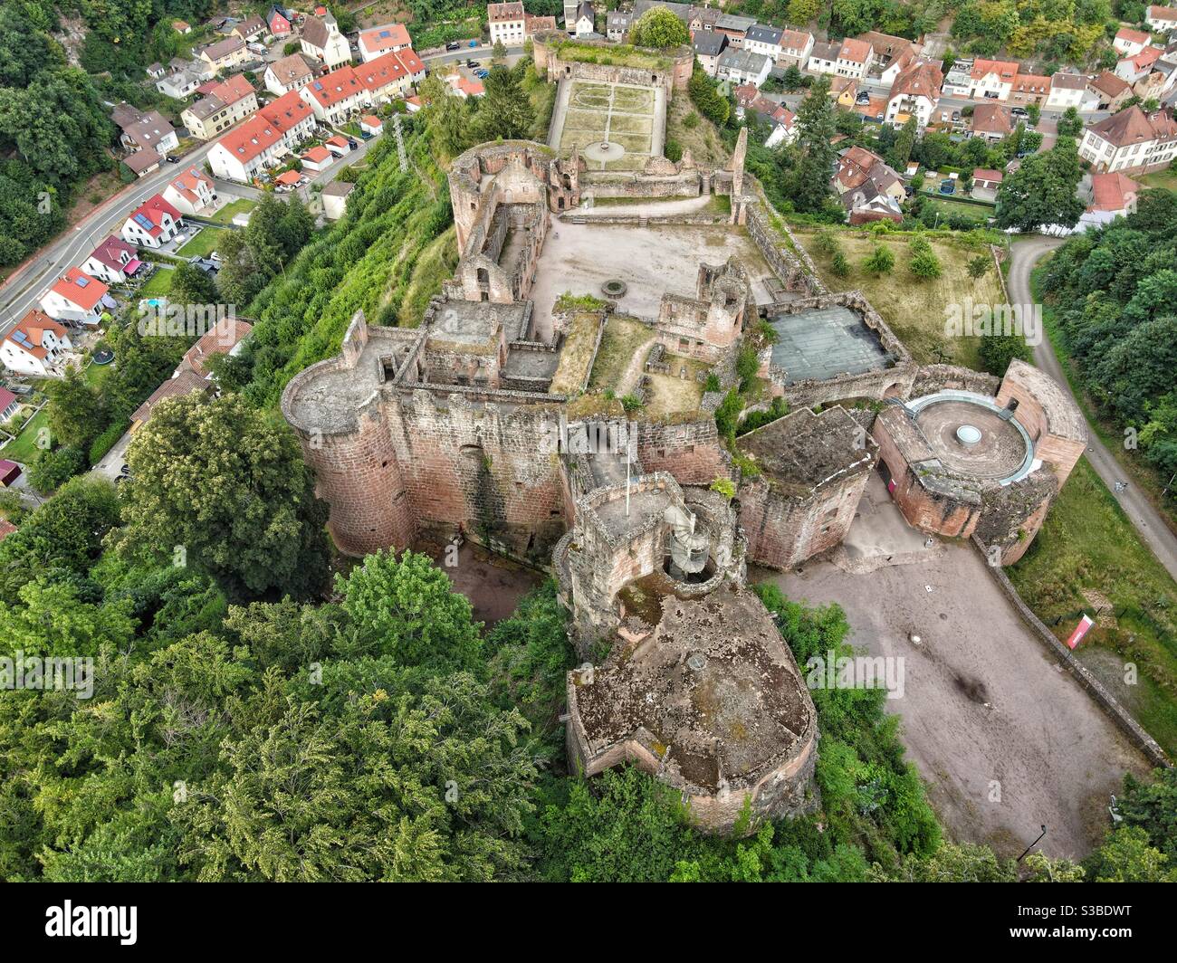 Schloss burg castle hi-res stock photography and images - Alamy