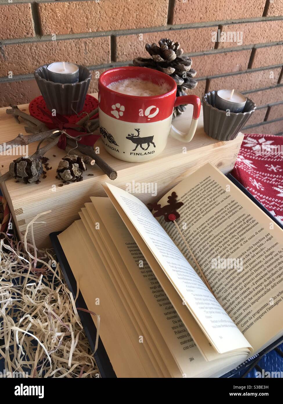 Christmas cozy hi-res stock photography and images - Alamy