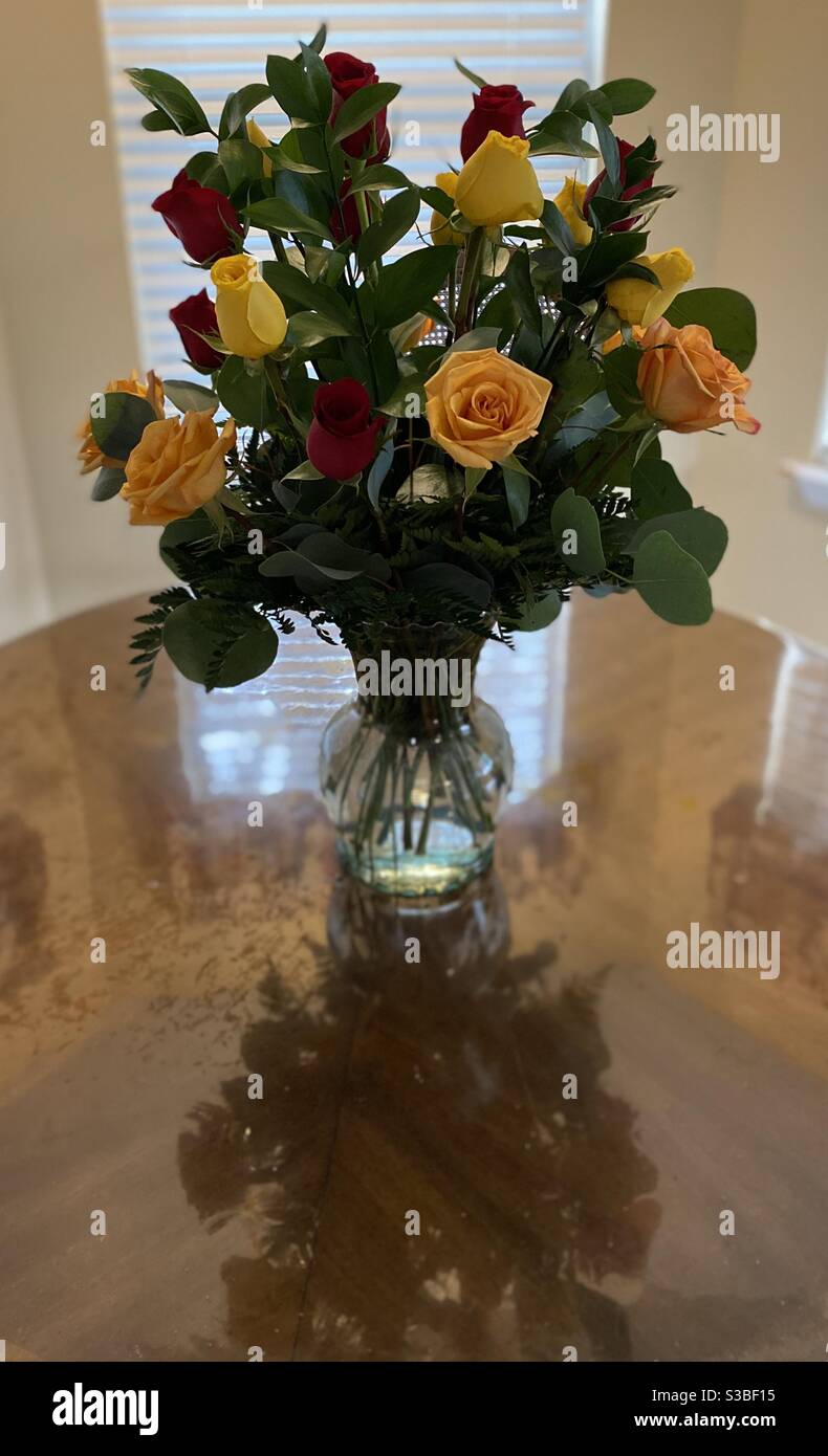 Reflection of roses hi-res stock photography and images - Alamy