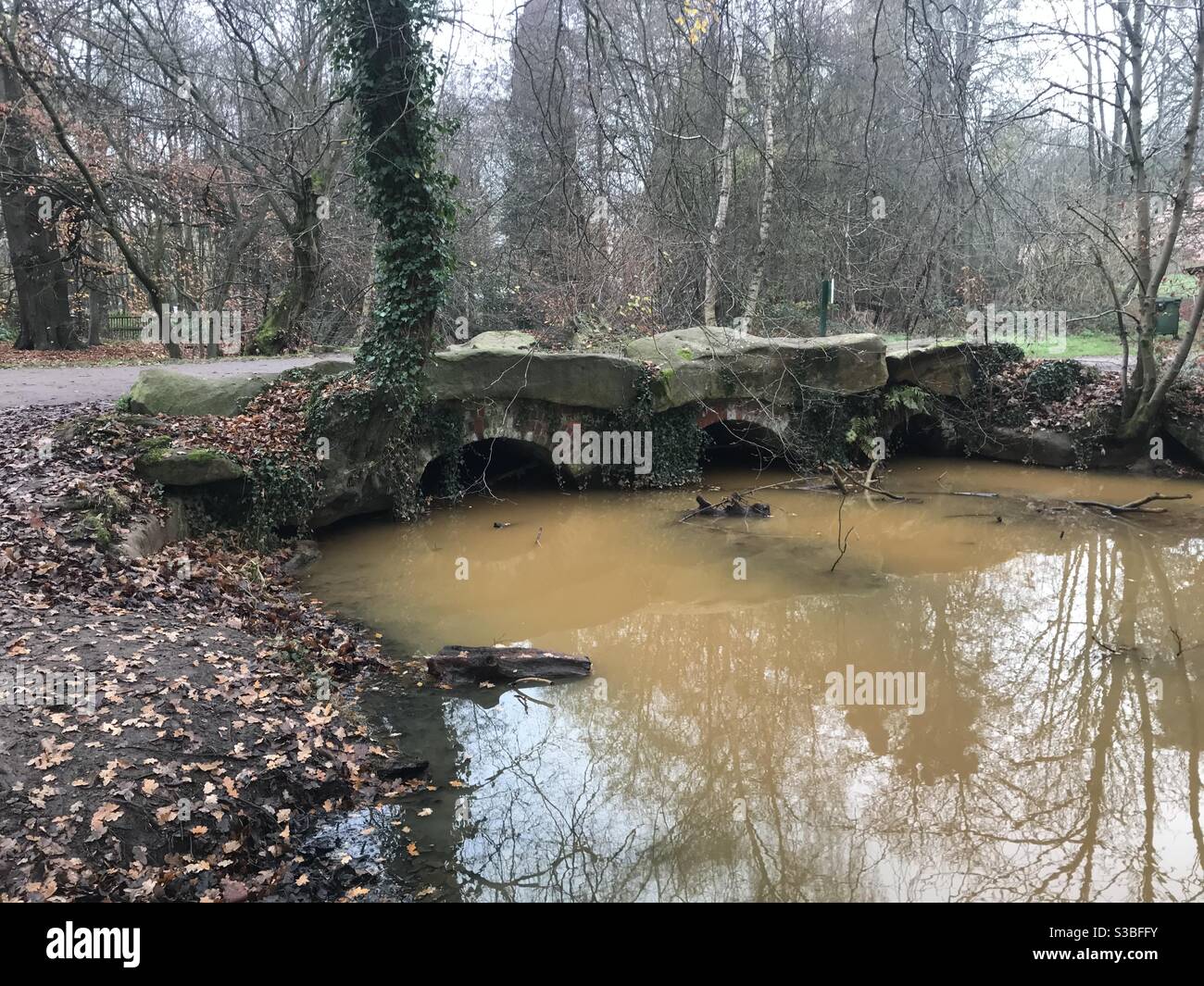 Muddy bridge hi-res stock photography and images - Alamy