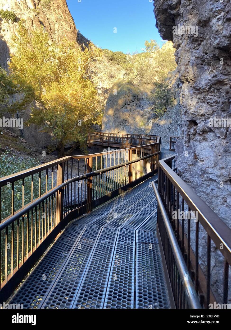 Catwalk bridge hi-res stock photography and images - Alamy