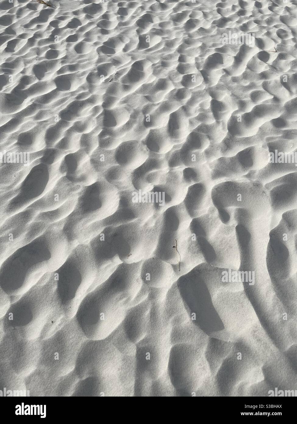 Abstract background of white sand patterns and textures Stock Photo - Alamy