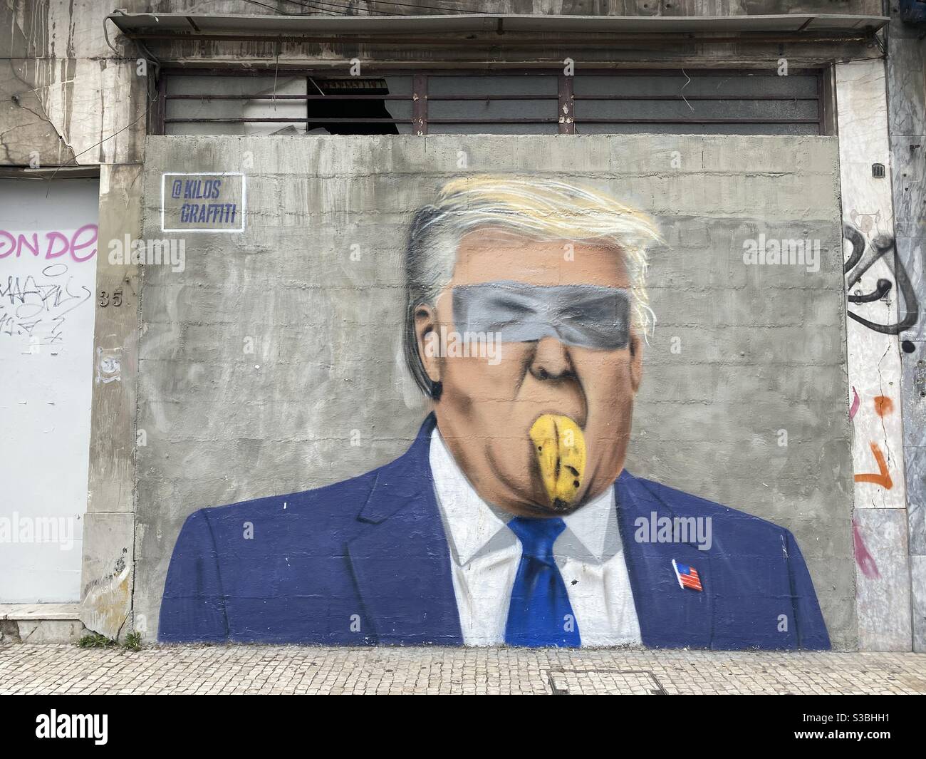 Trump graffiti hi-res stock photography and images - Alamy